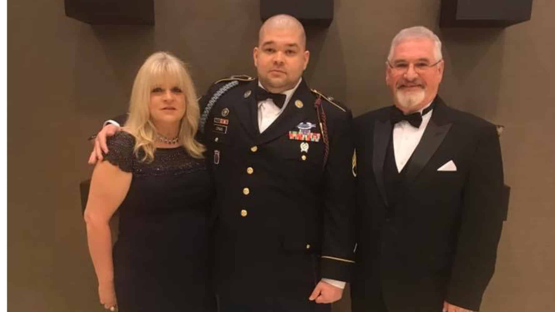 Navy Hospital Corpsman 2nd Class Steven Craig & Army Staff Sergeant ...